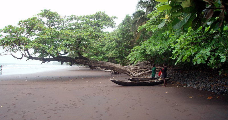 Limbe Beach in Cameroon - Playas de